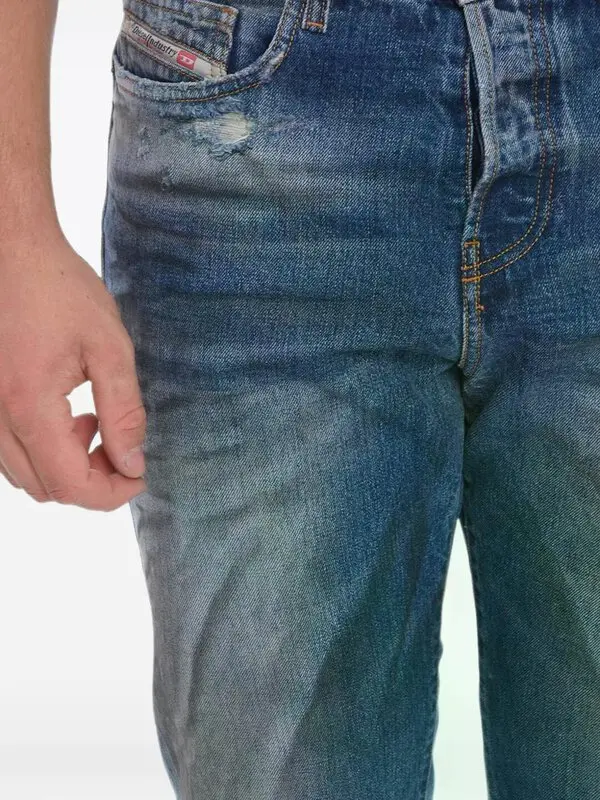 DIESEL® 2020 D-viker Distressed Jeans