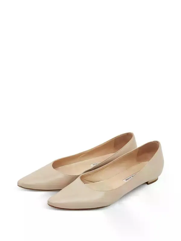 Manolo Blahnik Bb Pointed-toe Leather Flats - Neutrals