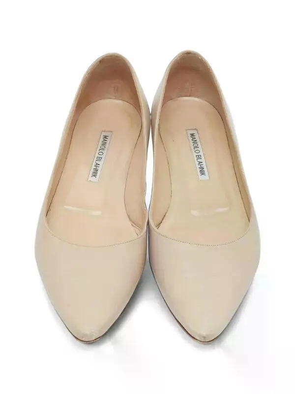 Manolo Blahnik Bb Pointed-toe Leather Flats - Neutrals