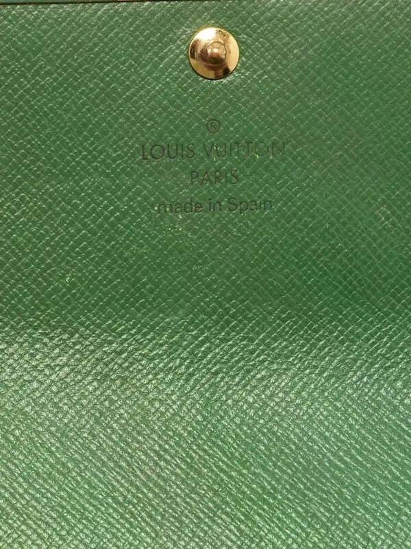 LOUIS VUITTON 1997 Sarah Borneo Leather Wallet