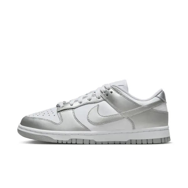 Nike Dunk Low Sneakers - White
