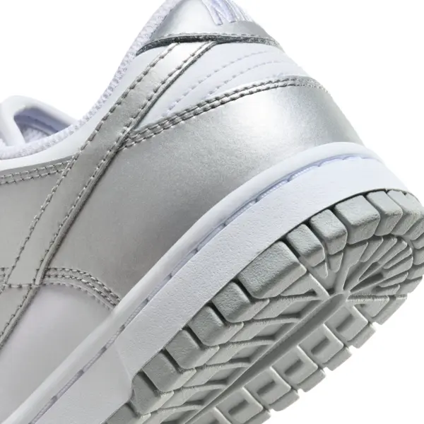 Nike Dunk Low Sneakers