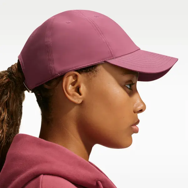 Nike Dri-fit Club Unstructured Metal Swoosh Cap