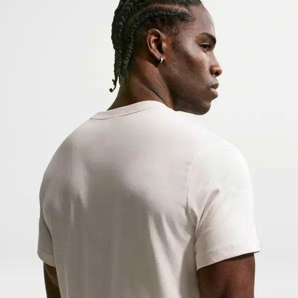 Nike Sportswear Club T-shirt - Brown