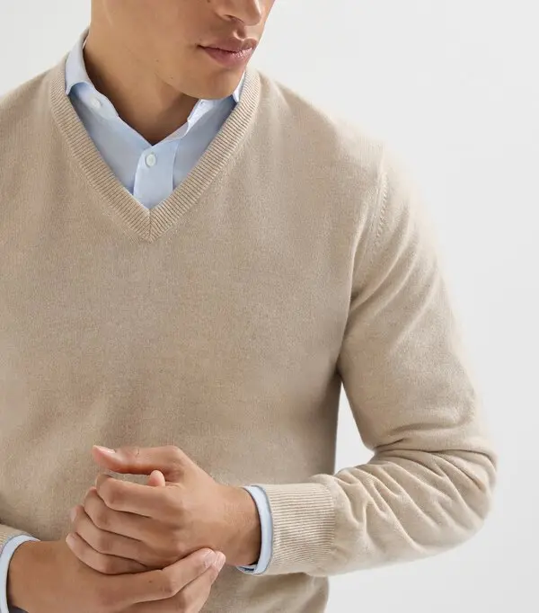 Brunello Cucinelli Cashmere V-neck Sweater - Beige