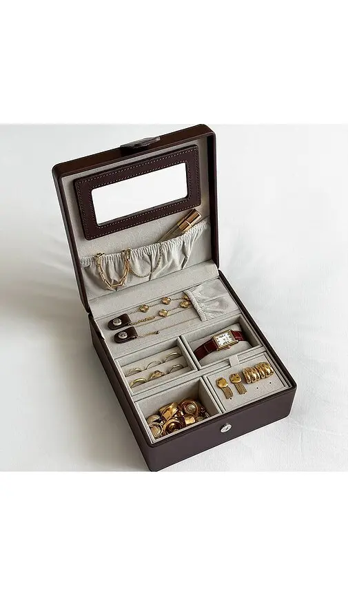 ETOILE COLLECTIVE Capsule Case In Brown