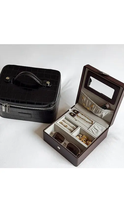 ETOILE COLLECTIVE Capsule Case In Brown