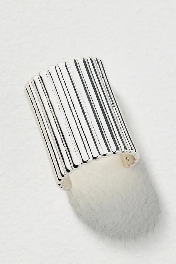 Ettika Ribbed Hair Cuff - Silver Metallic