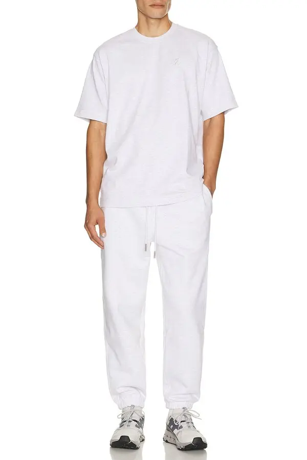 On Club Collective-t In White
