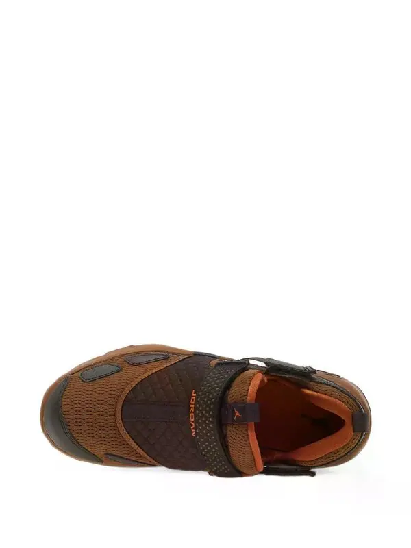 JORDAN Trunner Lx Sneakers - Brown