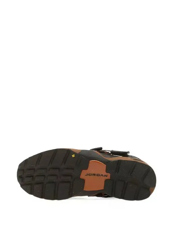 JORDAN Trunner Lx Sneakers - Brown