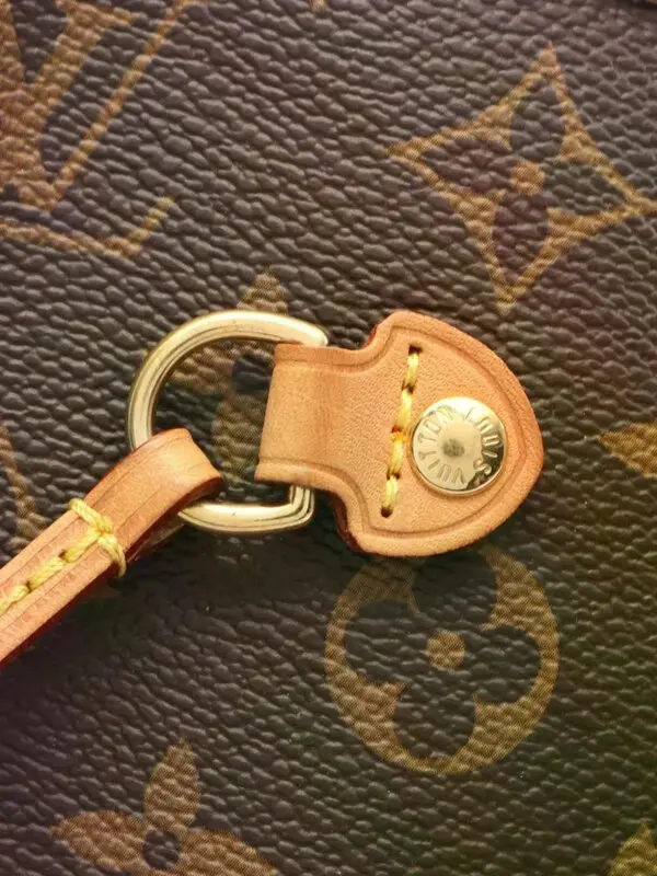 LOUIS VUITTON Monogram Neverfull Mm Tote Bag - Brown