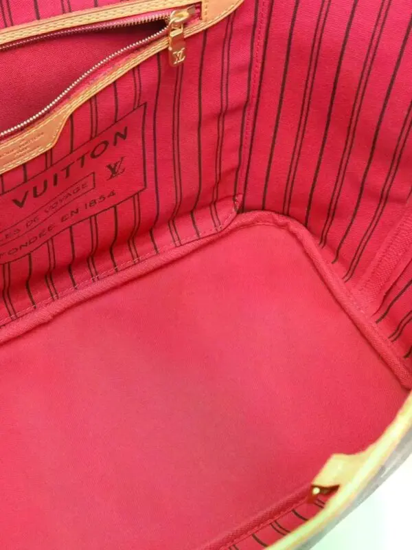 LOUIS VUITTON Monogram Neverfull Mm Tote Bag - Brown