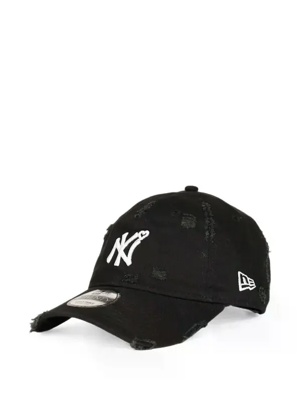 BASICKS Distressed Yankees Cap