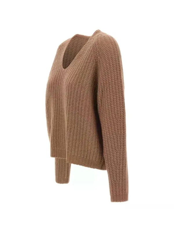 Hemisphere V-neck Cable-knit Sweater