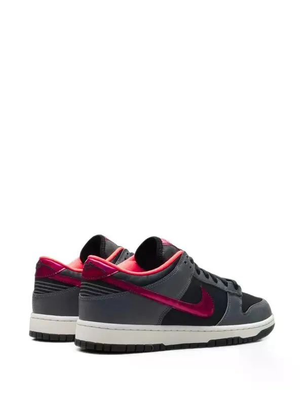 Nike Dunk Low Protro Sneakers