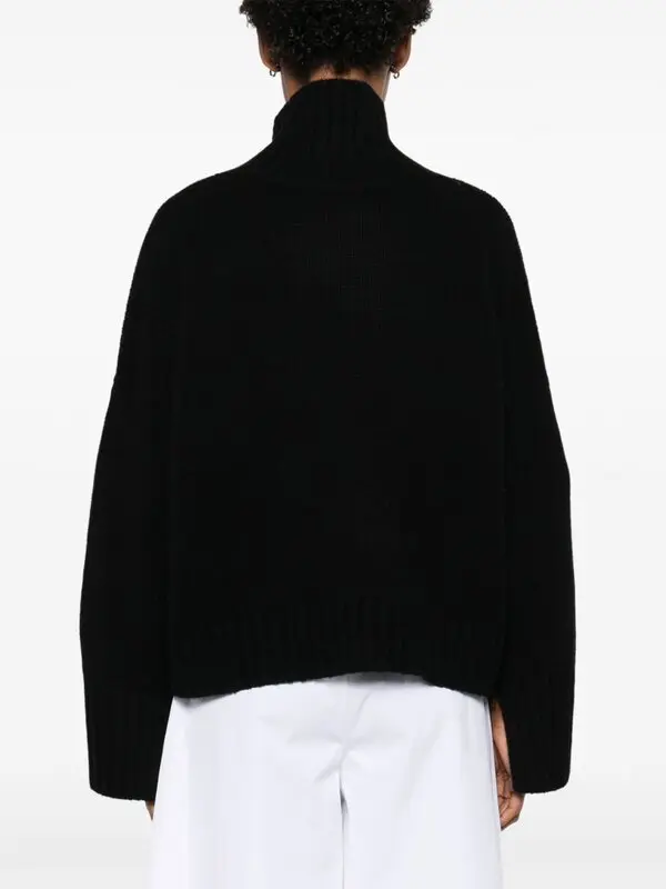 Soft Goat Cashmere Turtle-neck Sweater