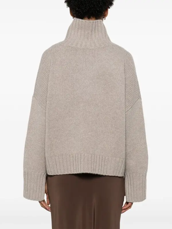 Soft Goat Cashmere Turtle-neck Sweater