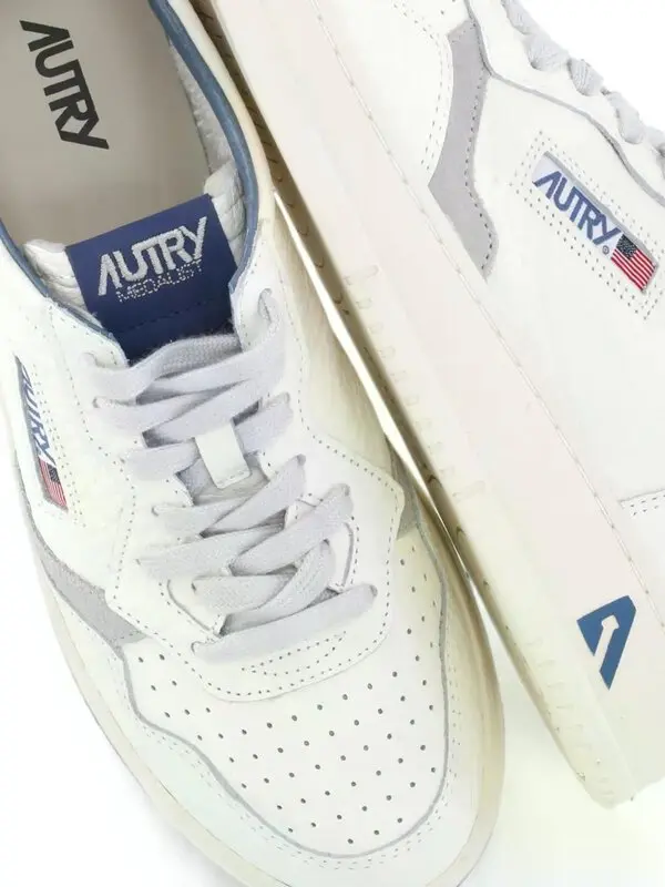AUTRY Medalist Low Sneakers In Blue Depths And Vapor Leather - White