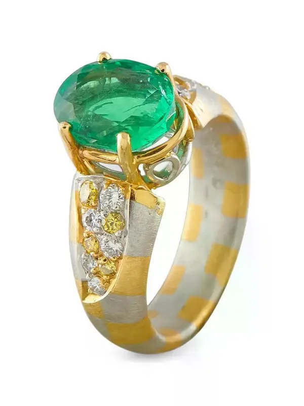 LB EXCLUSIVE Embellished Emerald Ring - Gold