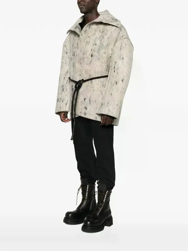Rick Owens Dracucollar Extreme-collar Coat - White