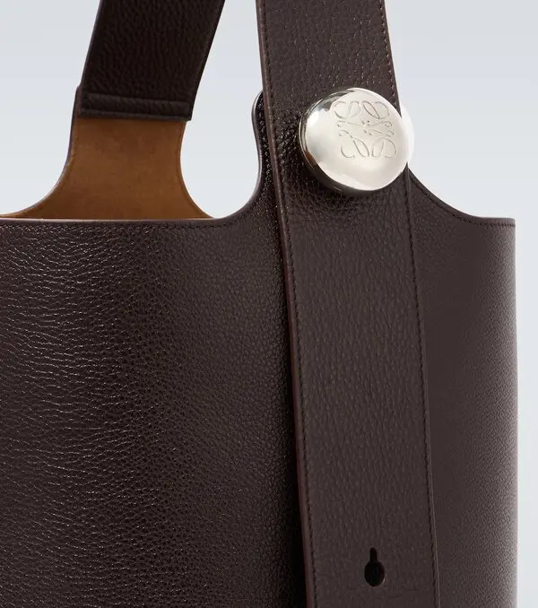 Loewe Pebble Large Leather Bucket Bag - Brown
