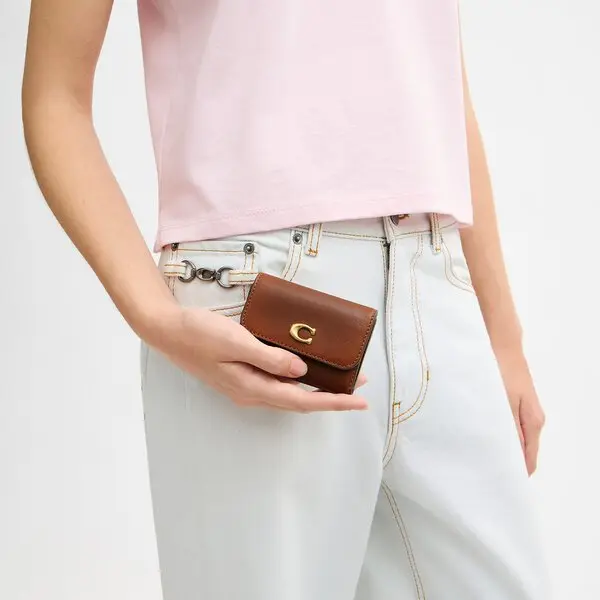 COACH Essential Card Holder Wallet In Loved Leather