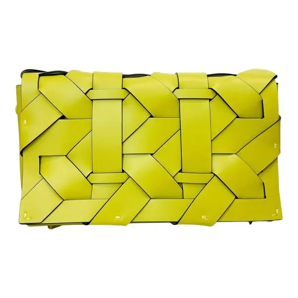 THE BAG ICON Zenobia Woven Clutch