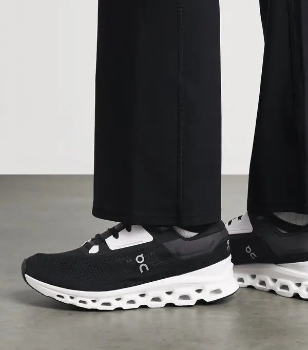 On Cloudstratus 3 Trainers