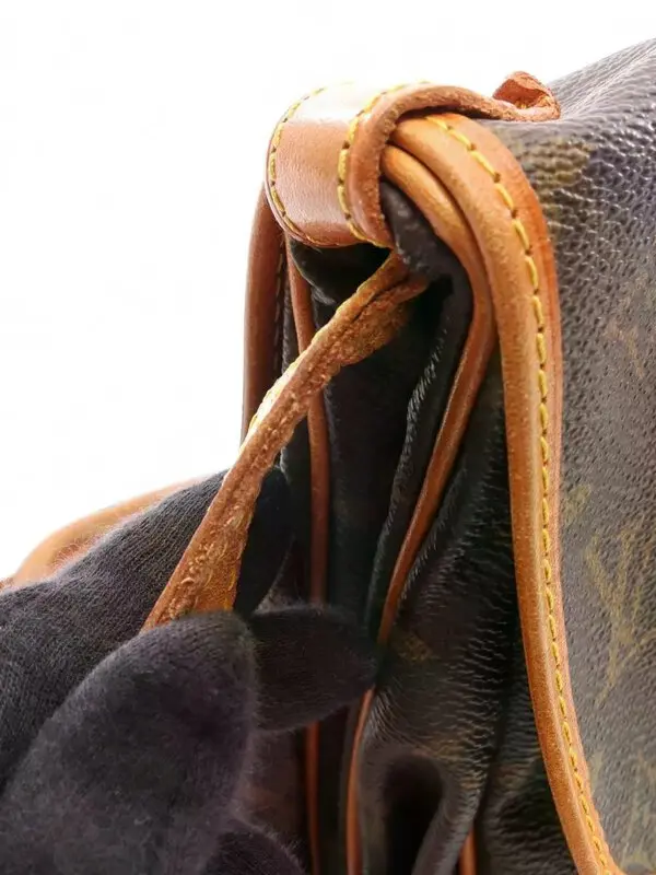 LOUIS VUITTON 1992 30 Saumur Monogram Shoulder Bag