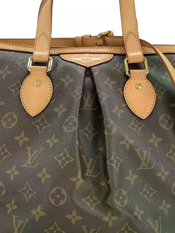 LOUIS VUITTON Monogram Canvas Handbag - Brown
