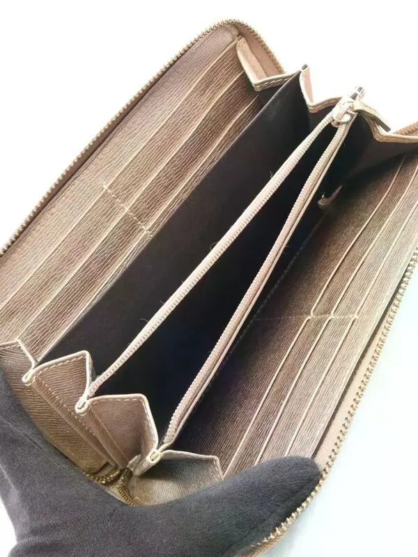 Gucci 2000s Lovely Zip-around Wallet