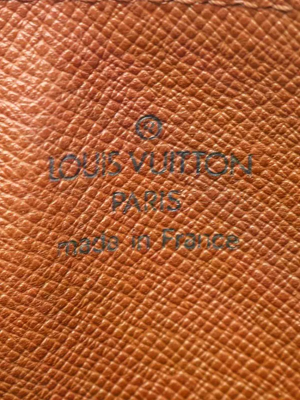 LOUIS VUITTON 1993 Monogram Papillon 26 Handbag
