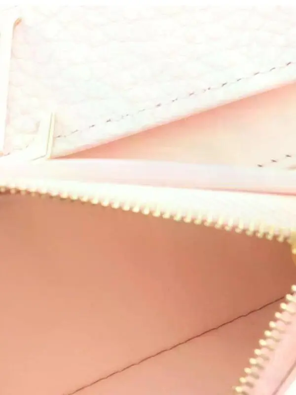 LOUIS VUITTON 2010s Capucines Trifold Wallet - Pink