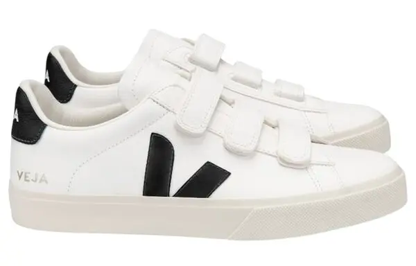 VEJA Recife Low-top Sneakers - White/black