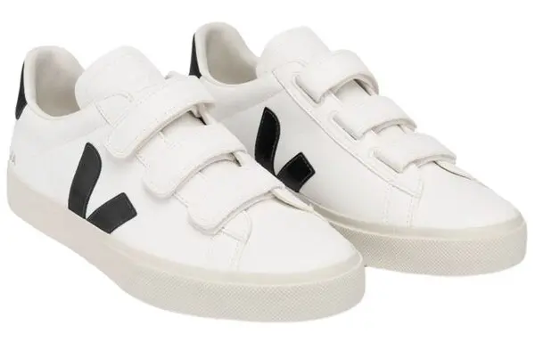 VEJA Recife Low-top Sneakers - White/black