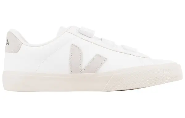 VEJA Recife Low-top Sneakers - White/beige