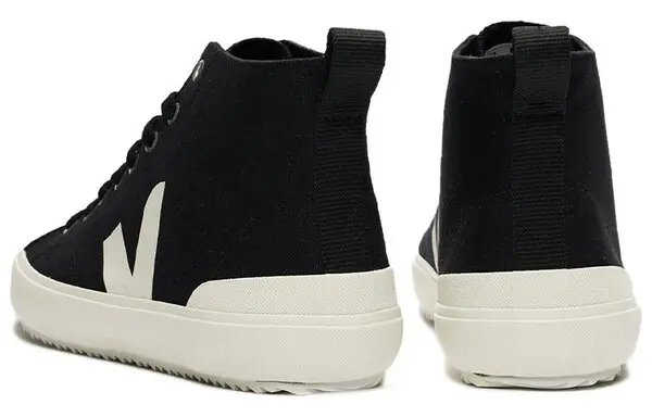 VEJA Nova Ht Sneakers - Black/pierre