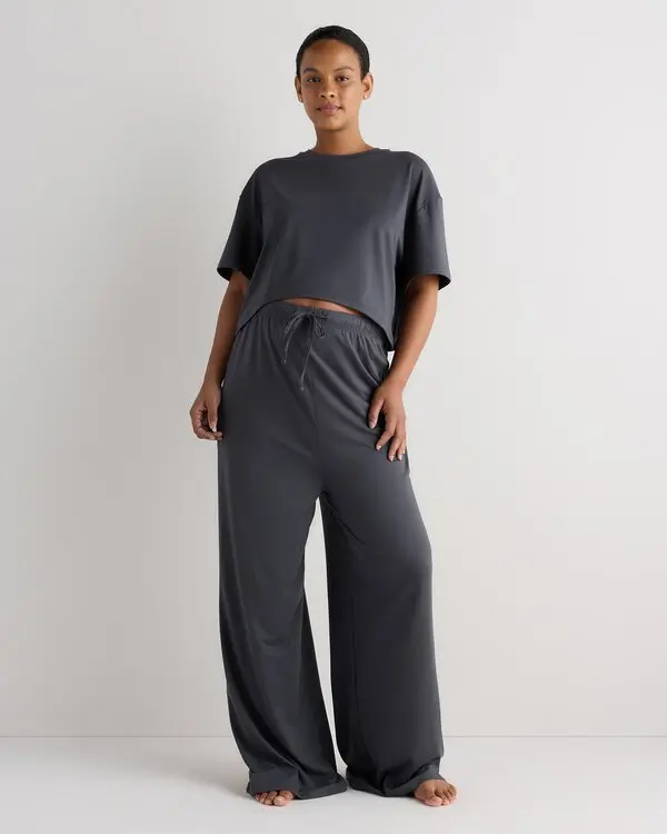 Quince Smooth Stretch Maternity Cropped T-shirt - Dark Coal