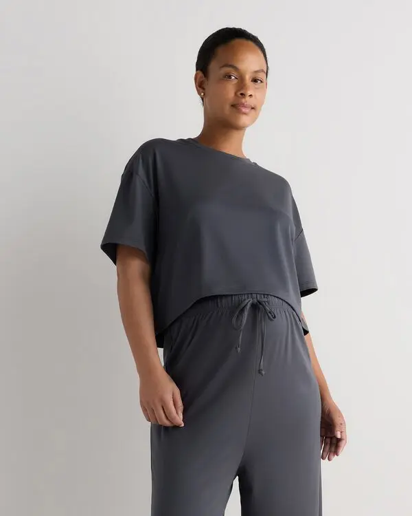 Quince Smooth Stretch Maternity Cropped T-shirt - Dark Coal