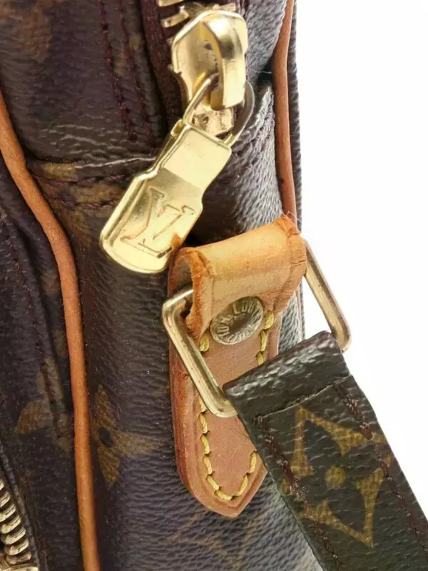 LOUIS VUITTON 2000 Monogram Amazone Crossbody Bag