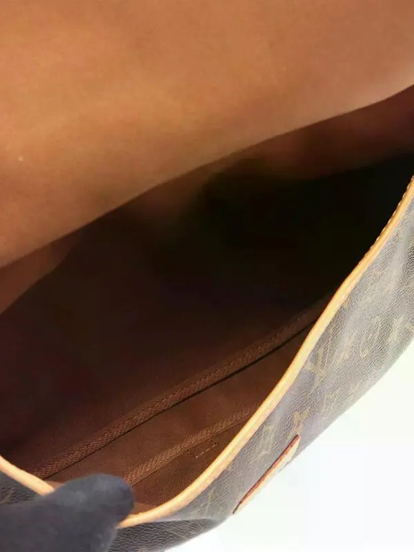 LOUIS VUITTON Monogram Saumur 30 Cross Body Bag