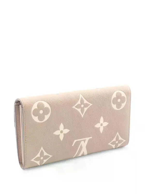 LOUIS VUITTON Sarah Monogram Dove Embrace Wallet - Neutrals