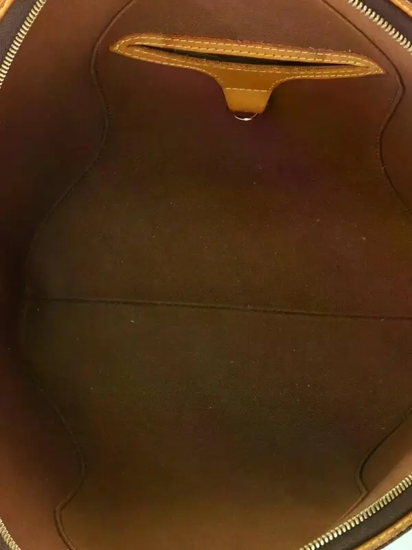 LOUIS VUITTON Monogram Canvas Ellipse Handbag Mm