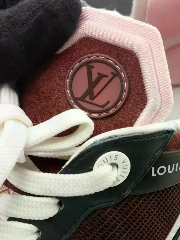 LOUIS VUITTON 2021 Run 55 Line Sneakers