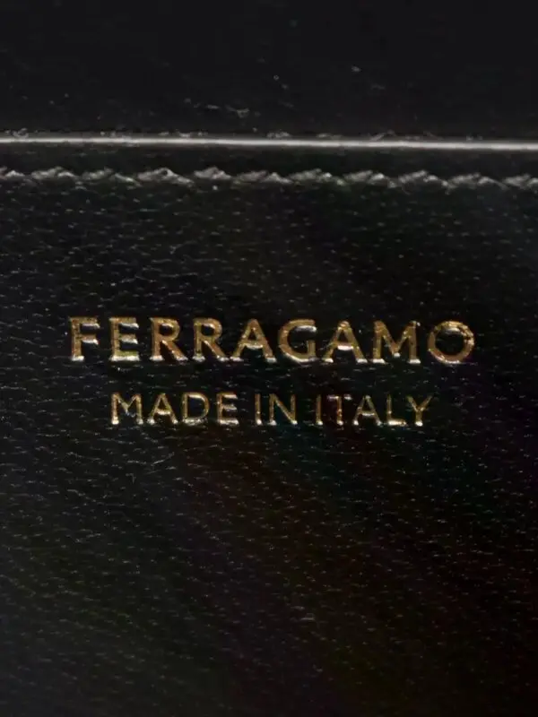 FERRAGAMO Hug Leather Shoulder Bag - Black
