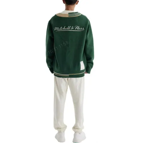 Mitchell & Ness Branded Contrasting V-neck Sweater