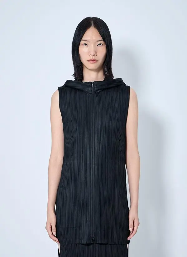 Issey Miyake Pleated Zip-front Sleeveless Top - Black