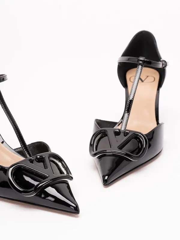 Valentino Garavani Vlogo Signature D`orsay` Pumps