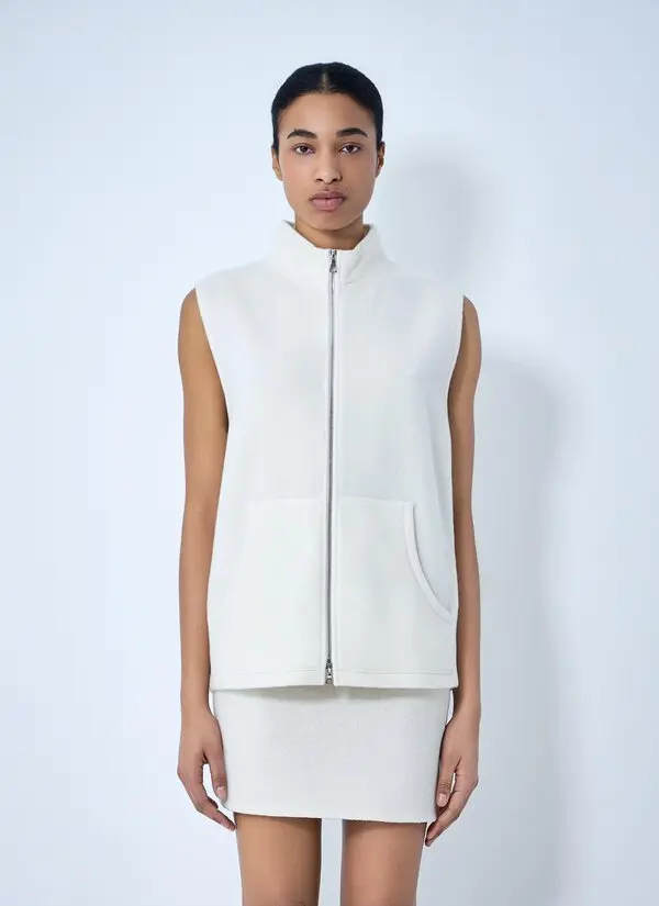 RIER Sleeveless Zip Vest